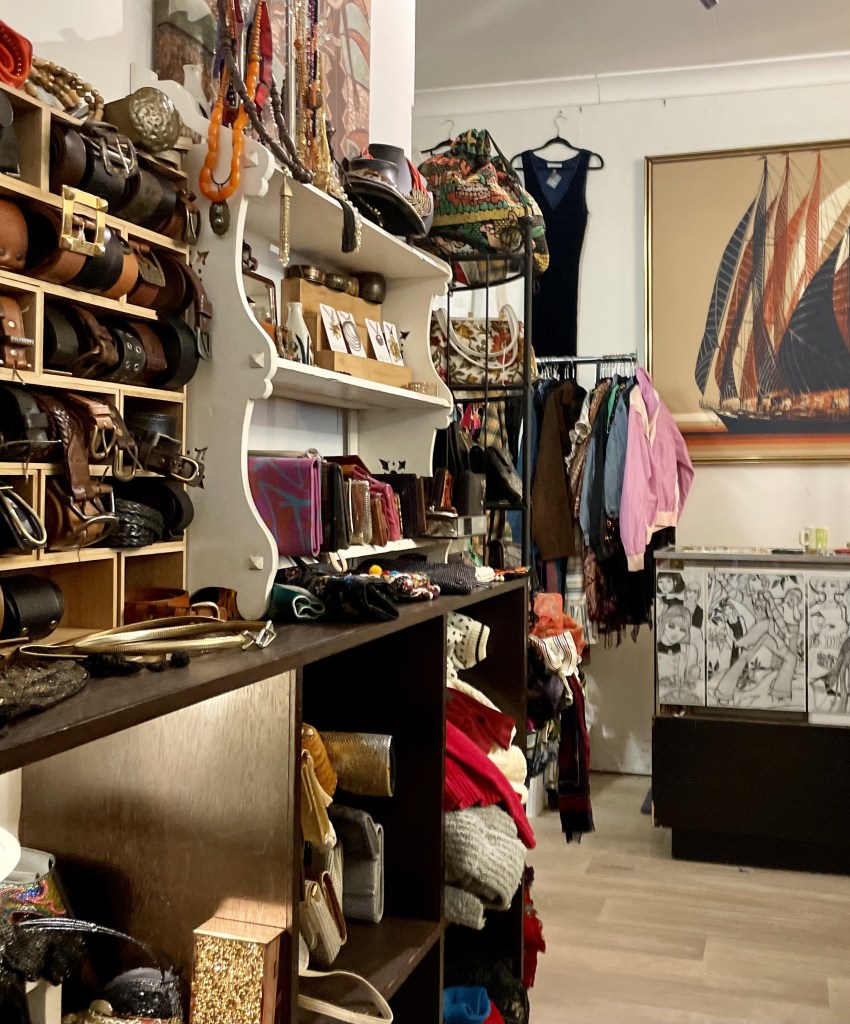 Guide To Cairns: Vintage/Secondhand Shopping – bonitappétit